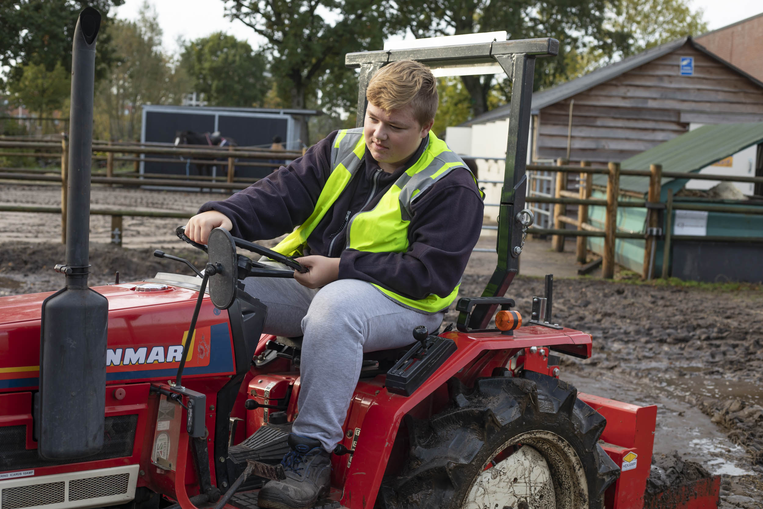 De Baander - School voor praktijkonderwijs | Tractor Rijden